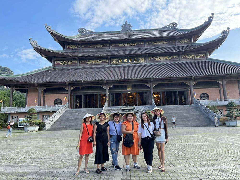 Do's and Don'ts Rules of Visiting Temples in Vietnam