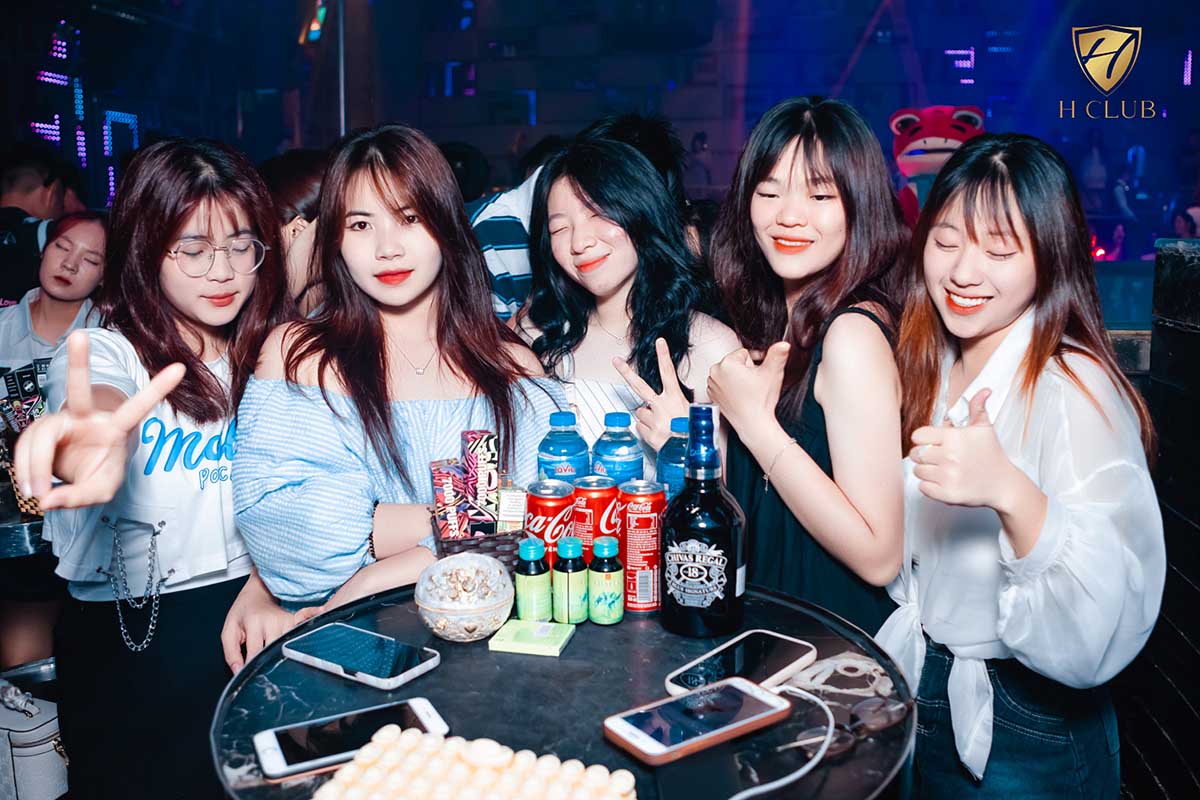 Best Halong Bars: Experience The Vibrant Nightlife