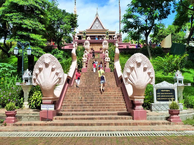 Wat Phnom Pagoda: Phnom Penh's Hilltop Sanctuary